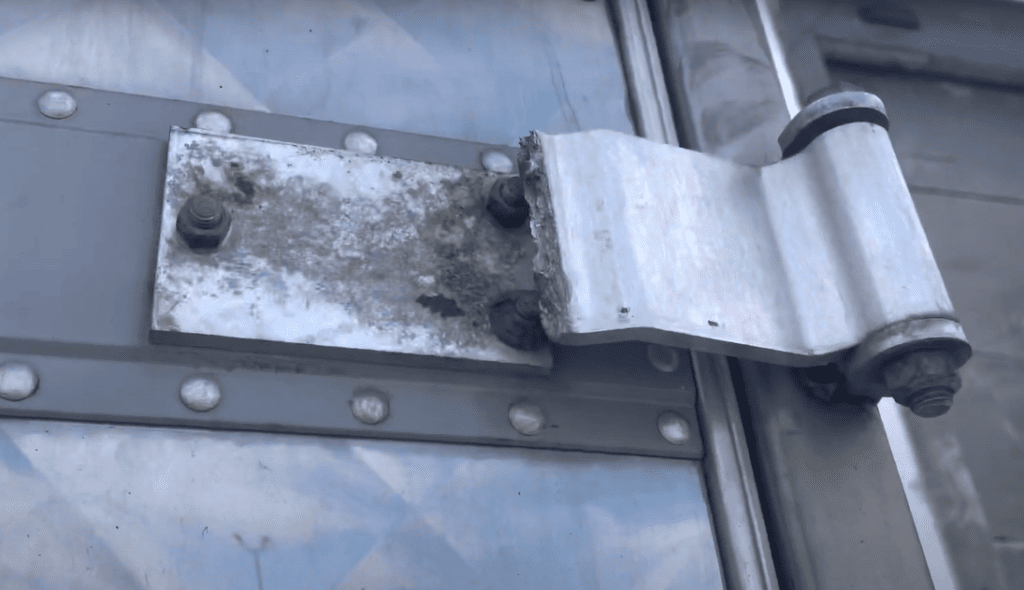 How to Fix the Broken Heavy Duty Trailer Door Hinges? - China ...
